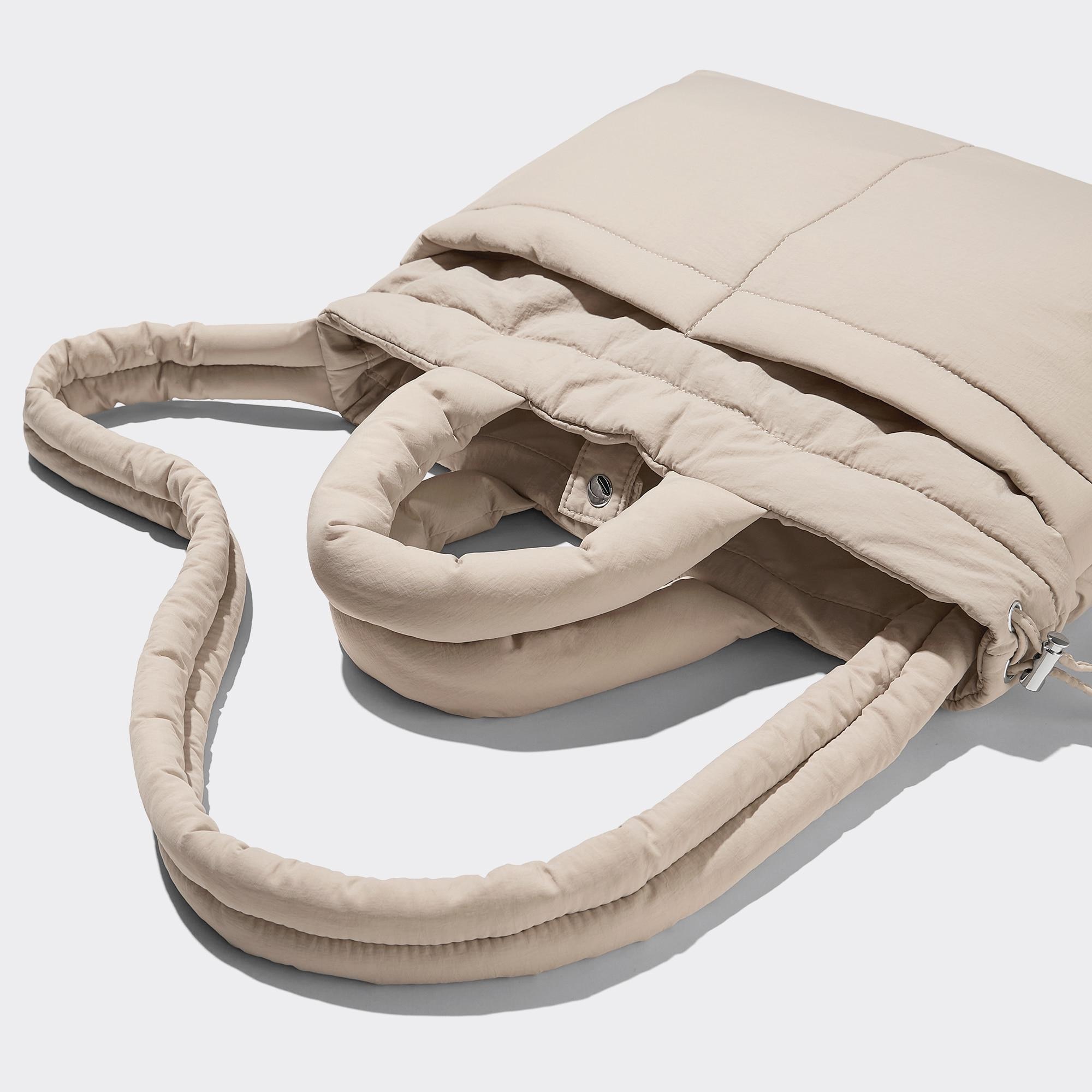 Puff Drawstring Shoulder Bag | GU US