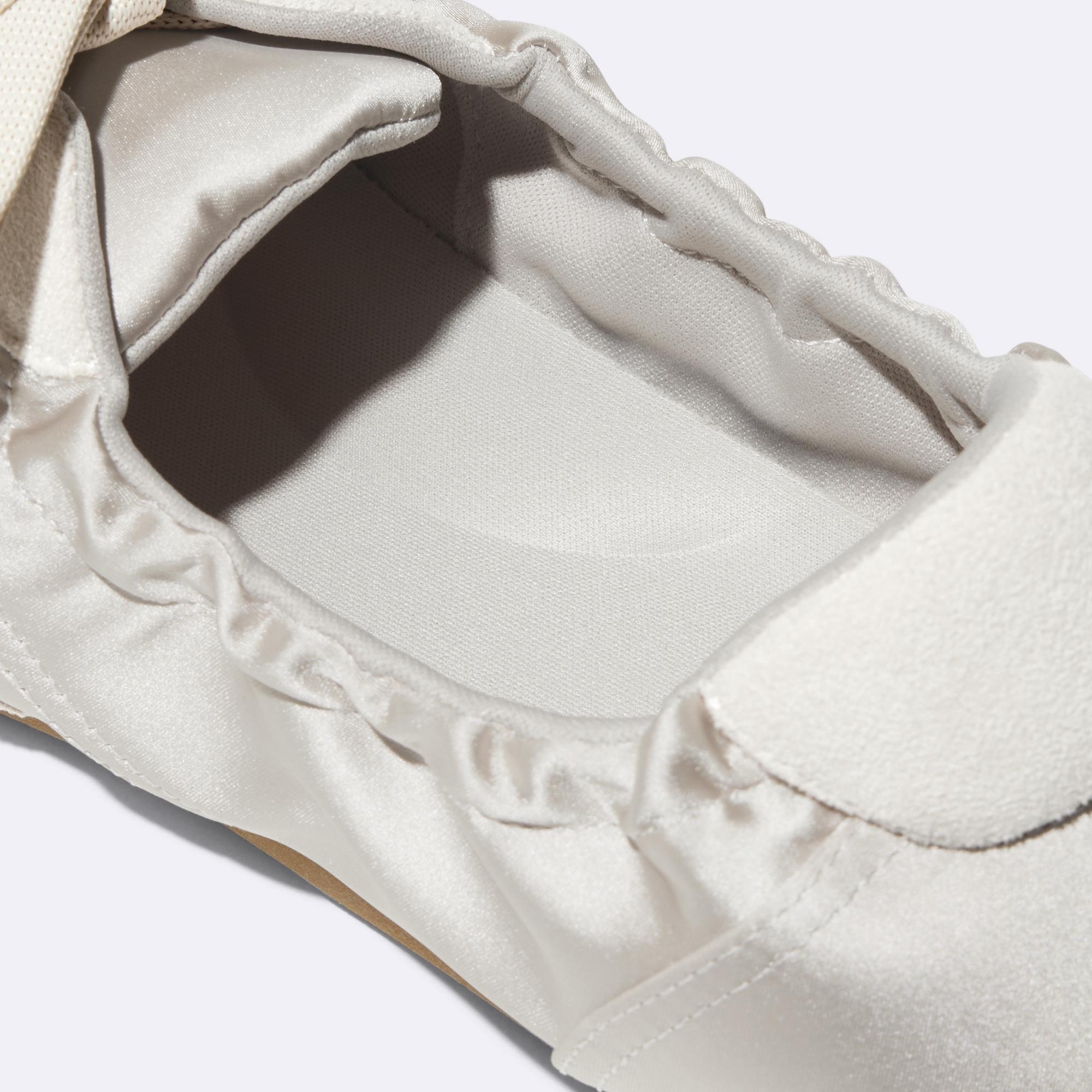 Women's Gathered Ballet Sneakers | GU US