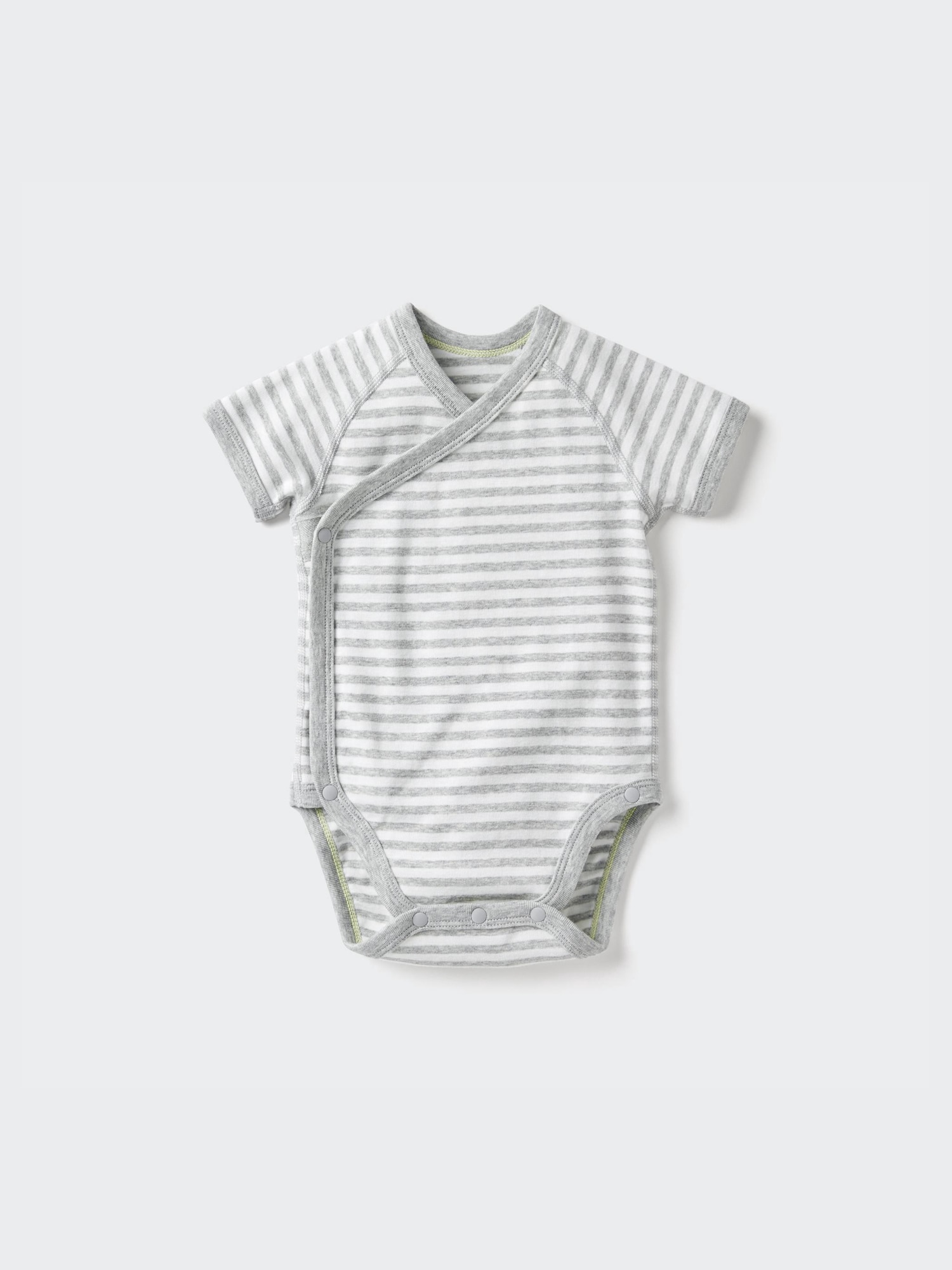 UNIQLO Body manga corta (apertura frontal) | StyleHint